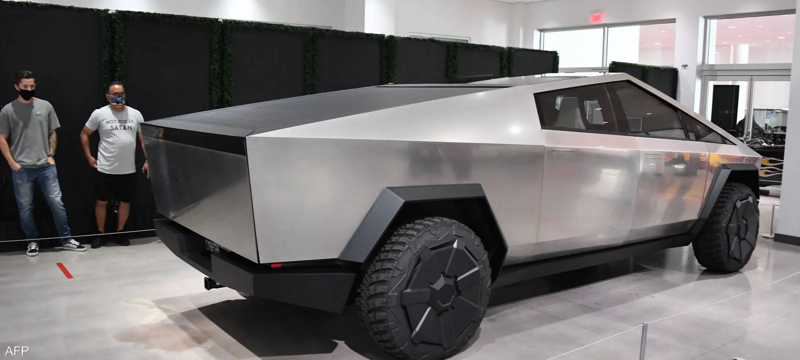 تسلا توقف استقبال طلبات شراء النسخة الأرخص من سايبرتراك - Detafour