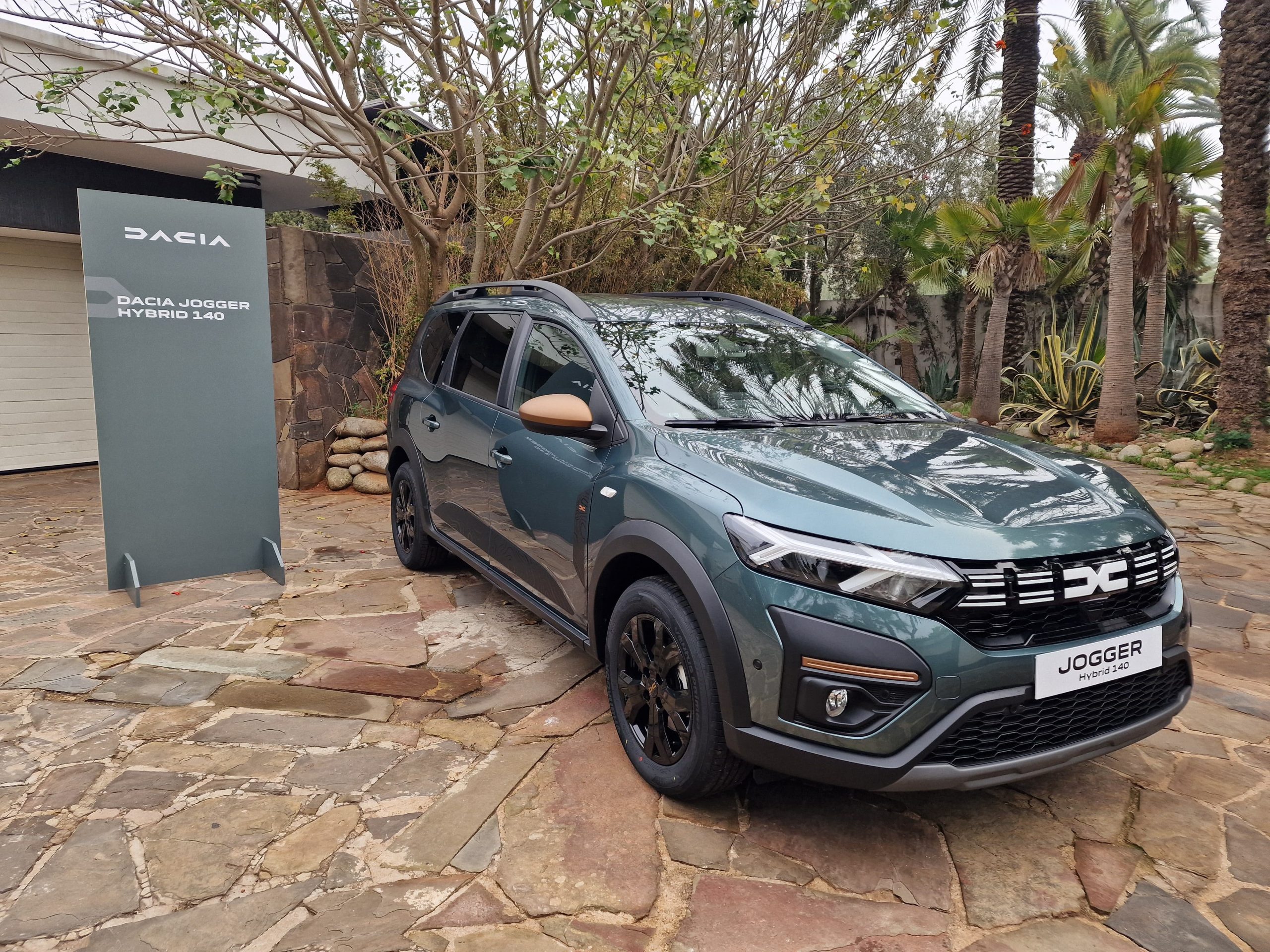 "داسيا" المغرب تطلق أول سيارة هجينة "Dacia Jogger Hybrid 140" محلية الصنع - Detafour
