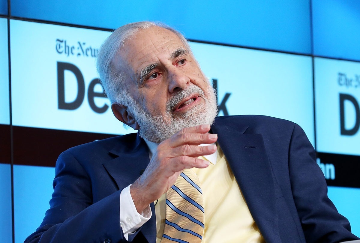 كارل إيكان: من طالب جامعي إلى ملياردير.. دروس ونصائح مُلهمة في عالم الاستثمار - Detafour