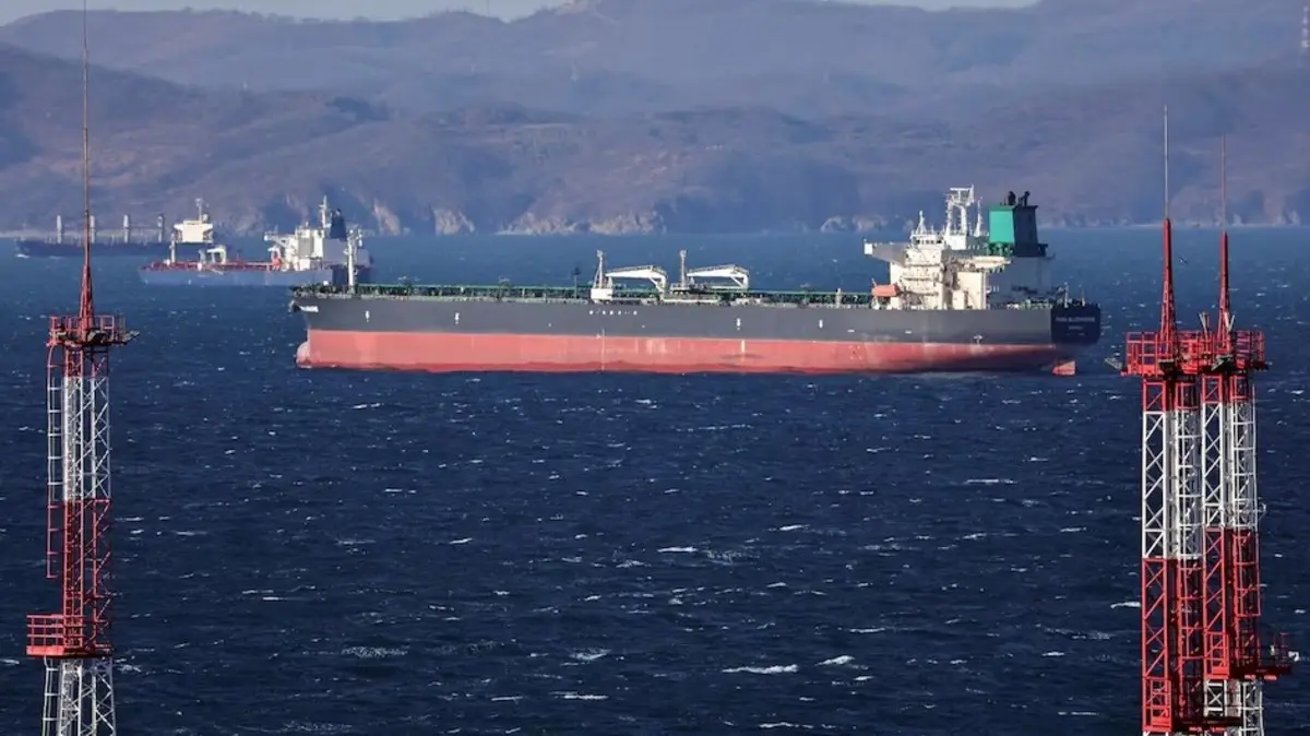 روسيا تواجه أزمة تسرب نفطي في البحر الأسود وتعلن حالة الطوارئ في القرم - Detafour