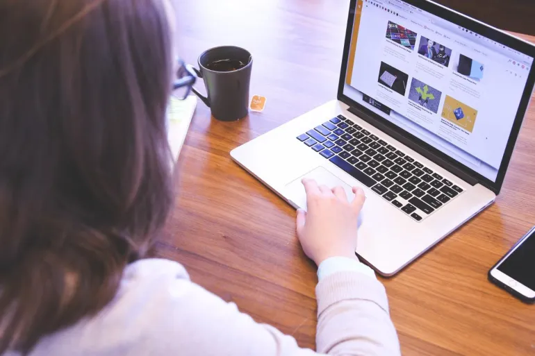 العمل عن بُعد خيارٌ لـ72% من المغاربة.. فما هو العائق القانوني؟ - Detafour