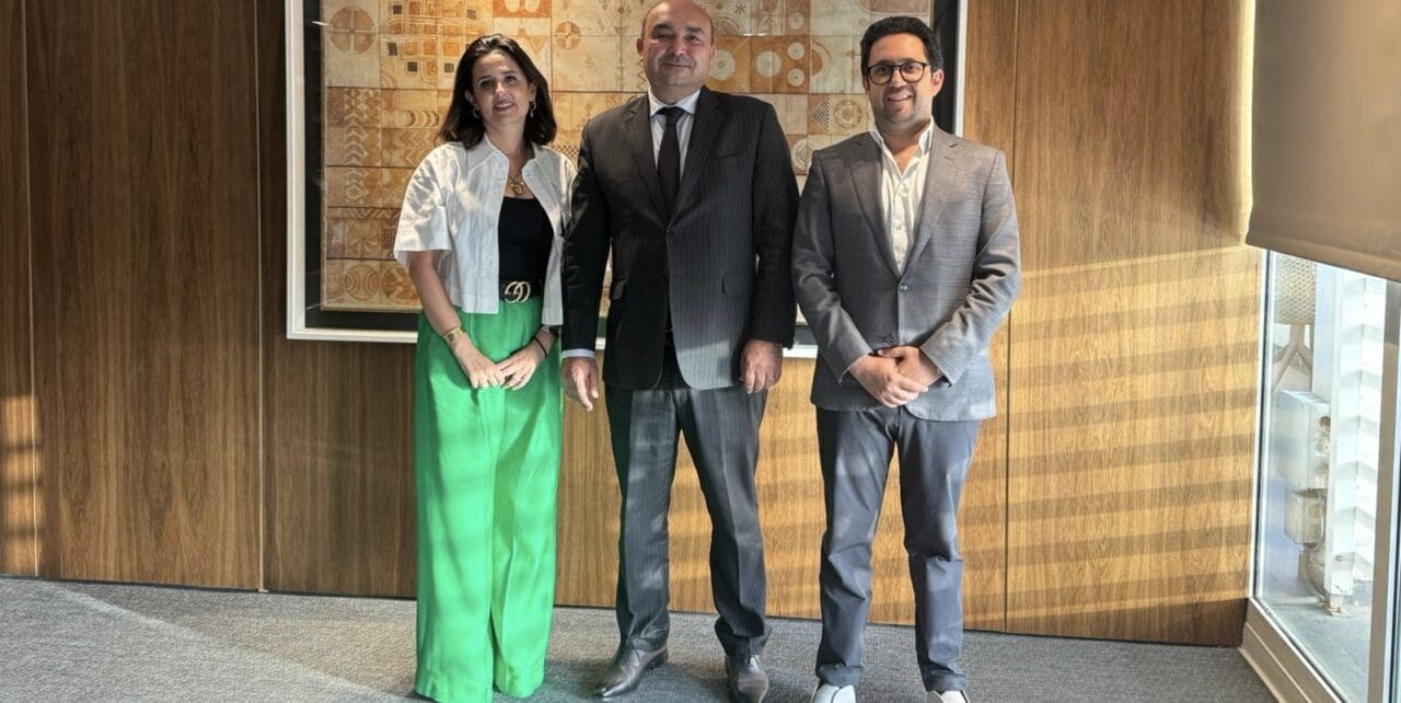 عائلة التازي تستثمر في مجموعة ديسلوغ بقيمة 100 مليون درهم - Detafour