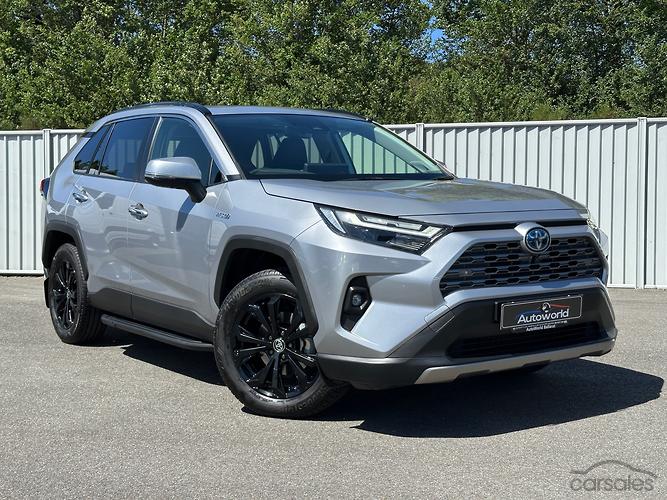 تويوتا آر إيه في 4 تتصدر مبيعات السيارات العالمية لعام 2024 متفوقة على تسلا - Detafour