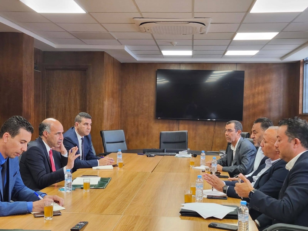 حوار بين هشام صابري وفدرالية مستوردي قطع الغيار المستعملة لتعزيز الانتقال نحو القطاع المهيكل ...