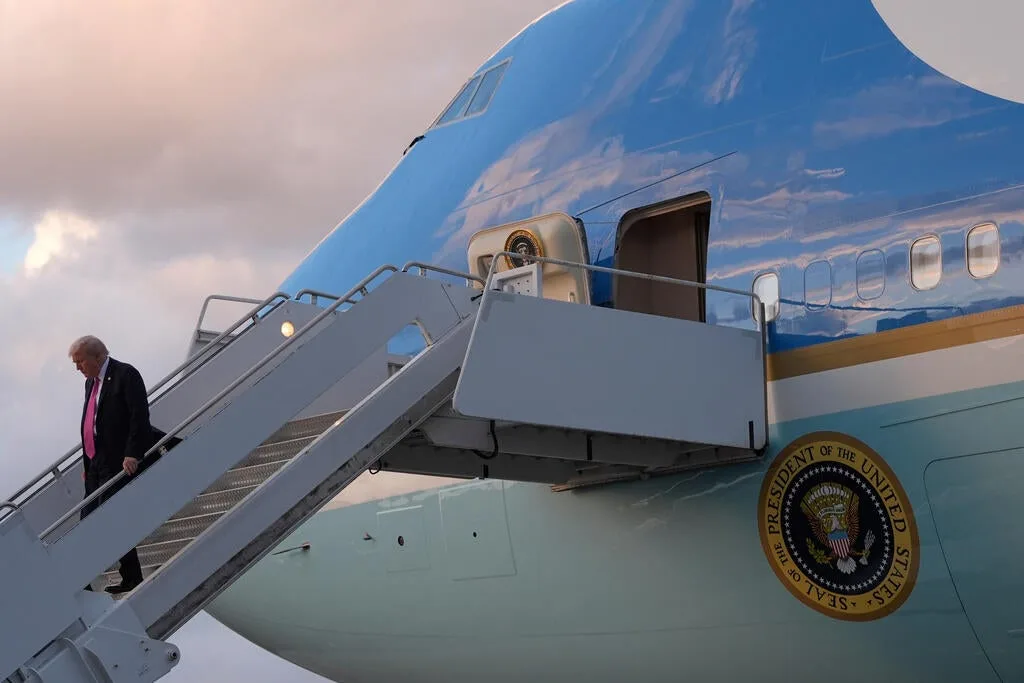 مكتب التحقيقات الفيدرالي يكتشف منصة مشبوهة قرب مطار ترامب في بالم بيتش - Detafour