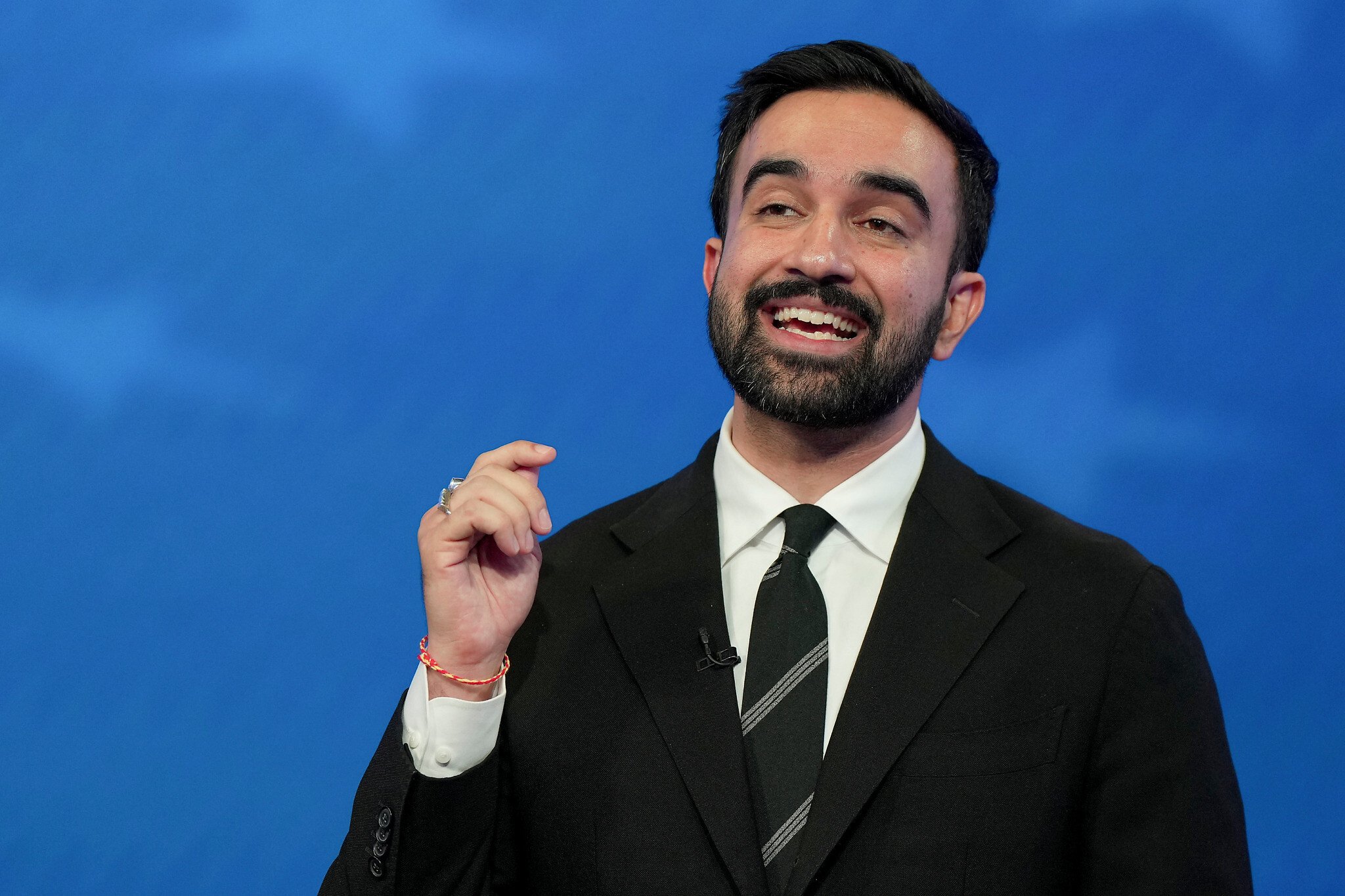 عمدة نيويورك الجديد يتعهد بالدفاع عن السكان ويدعو للحوار مع البيت الأبيض - Detafour