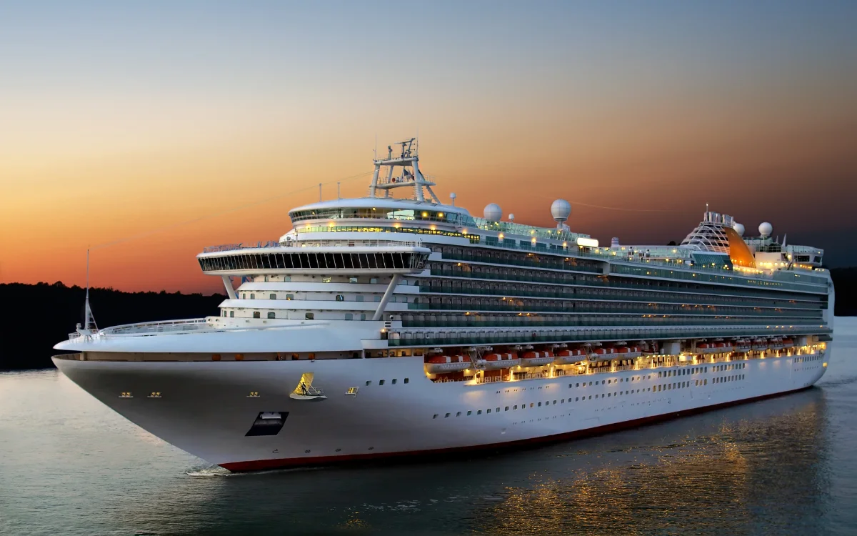 من الفنادق العائمة إلى الموانئ الكبرى.. المغرب يعزز قدراته البحرية قبل كأس العالم 2030 - Detafour