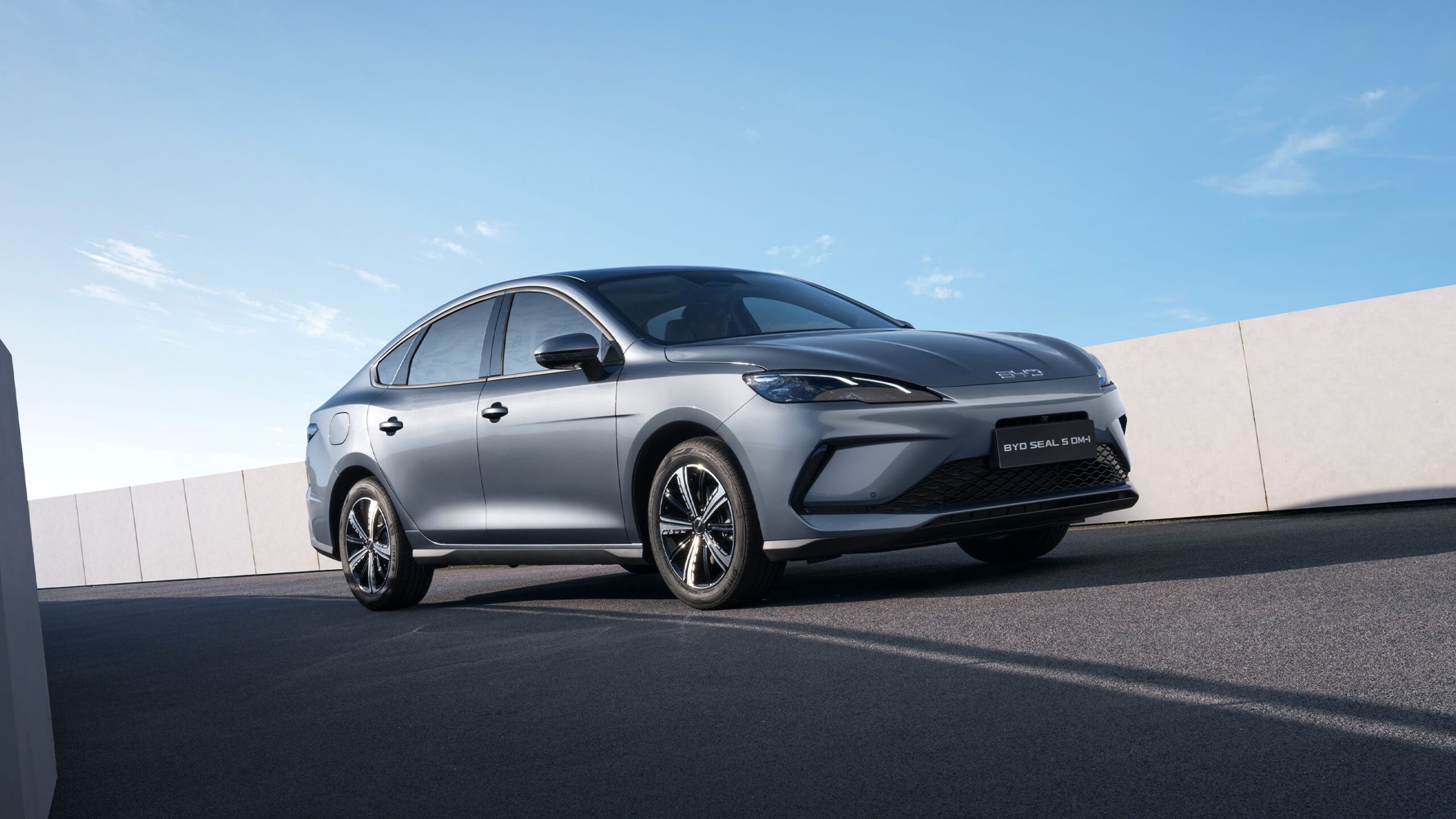 BYD المغرب تُطلق صالة عرض رمزية وتقدّم سيارتها الهجينة الجديدة "سيل 5" - Detafour